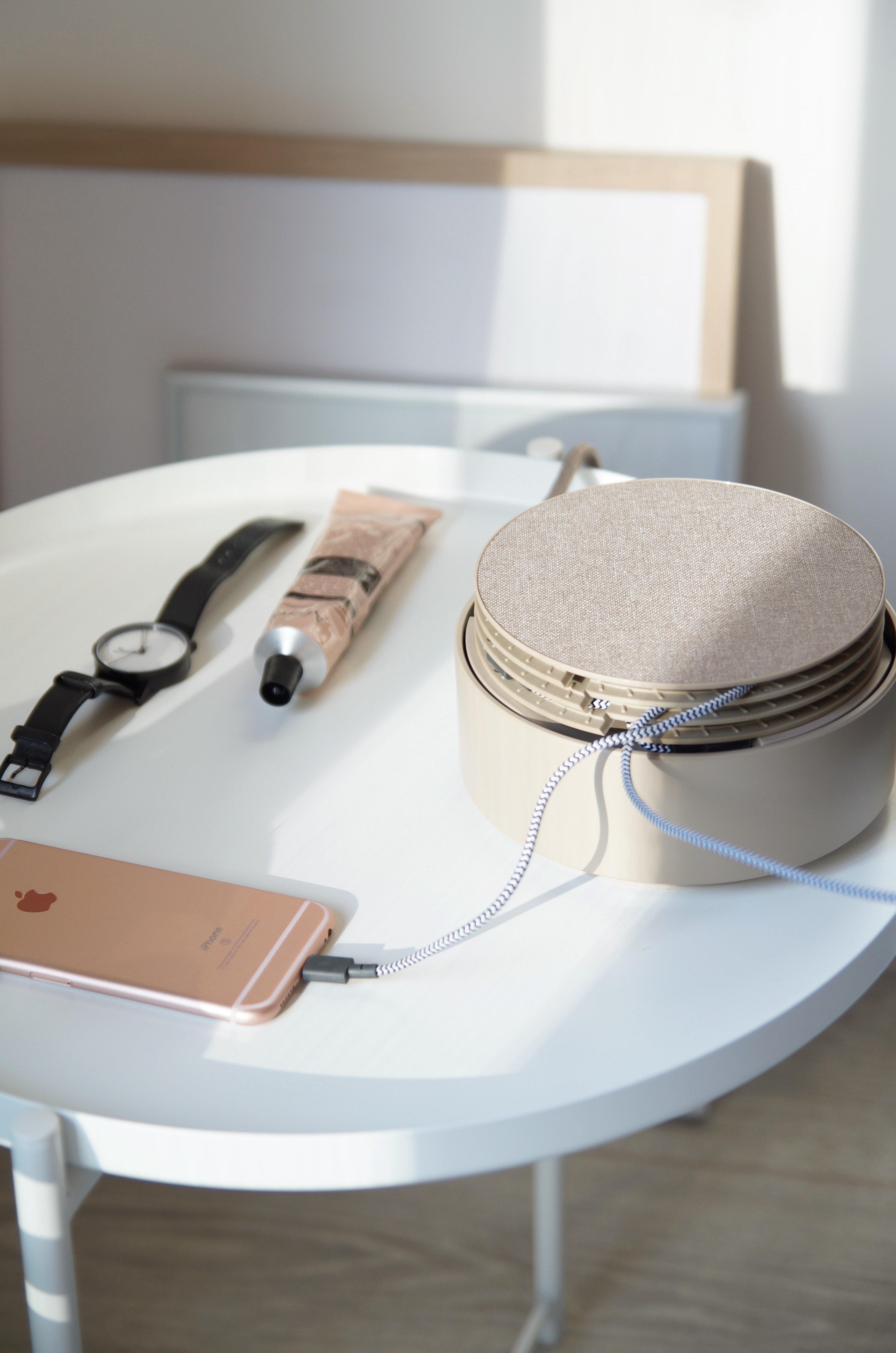 Review of the Eclipse Charger by Native Union - Hege Morris